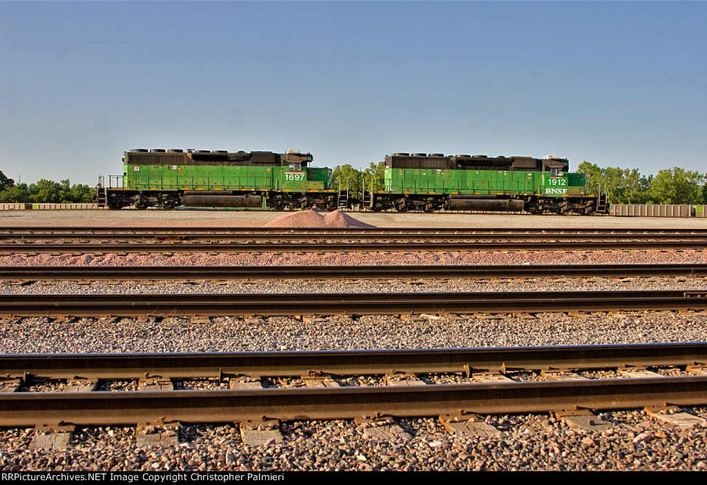 BNSF 1697 and BNSF 1912